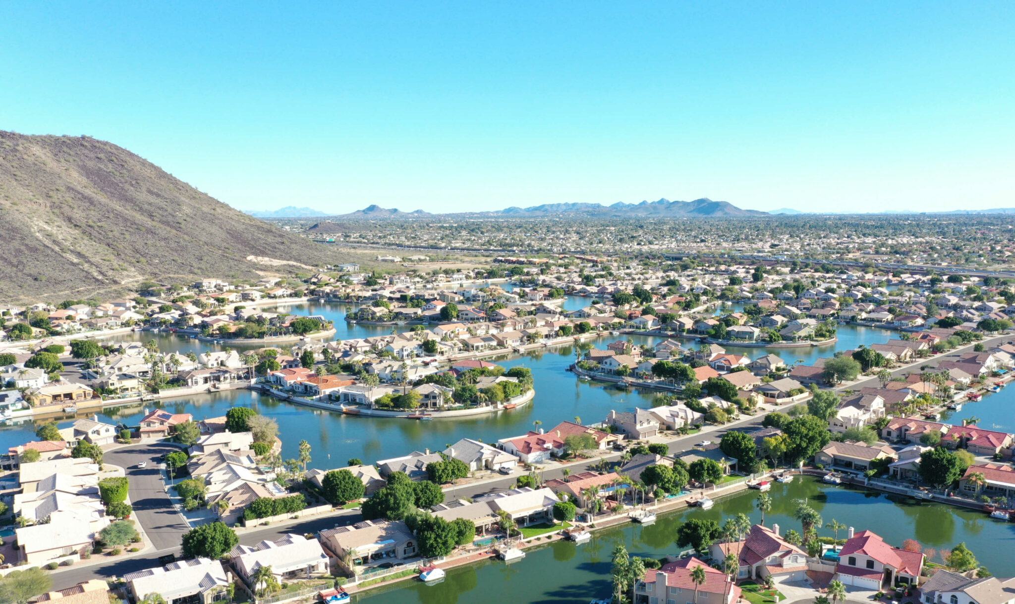 Arrowhead Lakes - Phoenix, Arizona Waterfront Homes